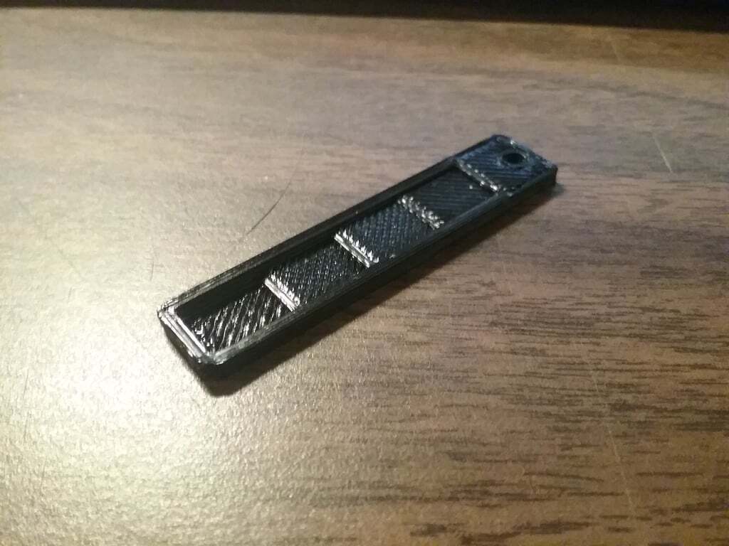 3D printed Filament Color Swatch Keychain・Cults