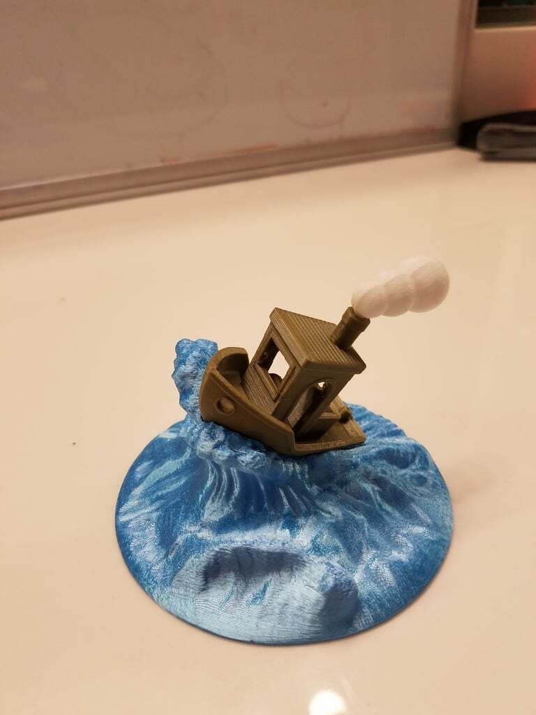 3D printing Benchy at Sea | Wave Display・Cults