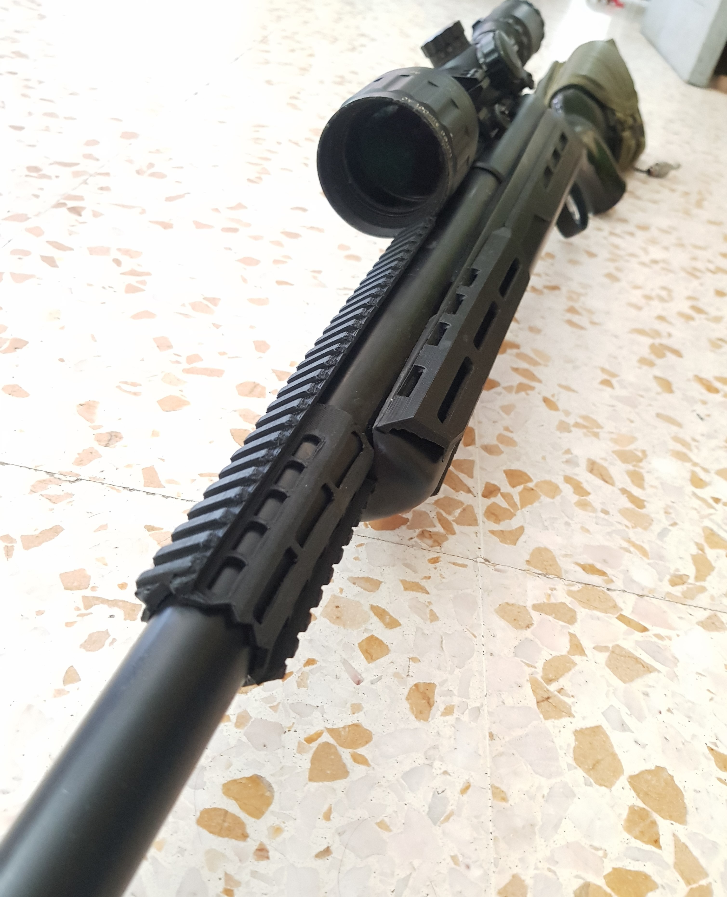 STL file Ris Rail Vsr10 🔫・3D printable model to download・Cults