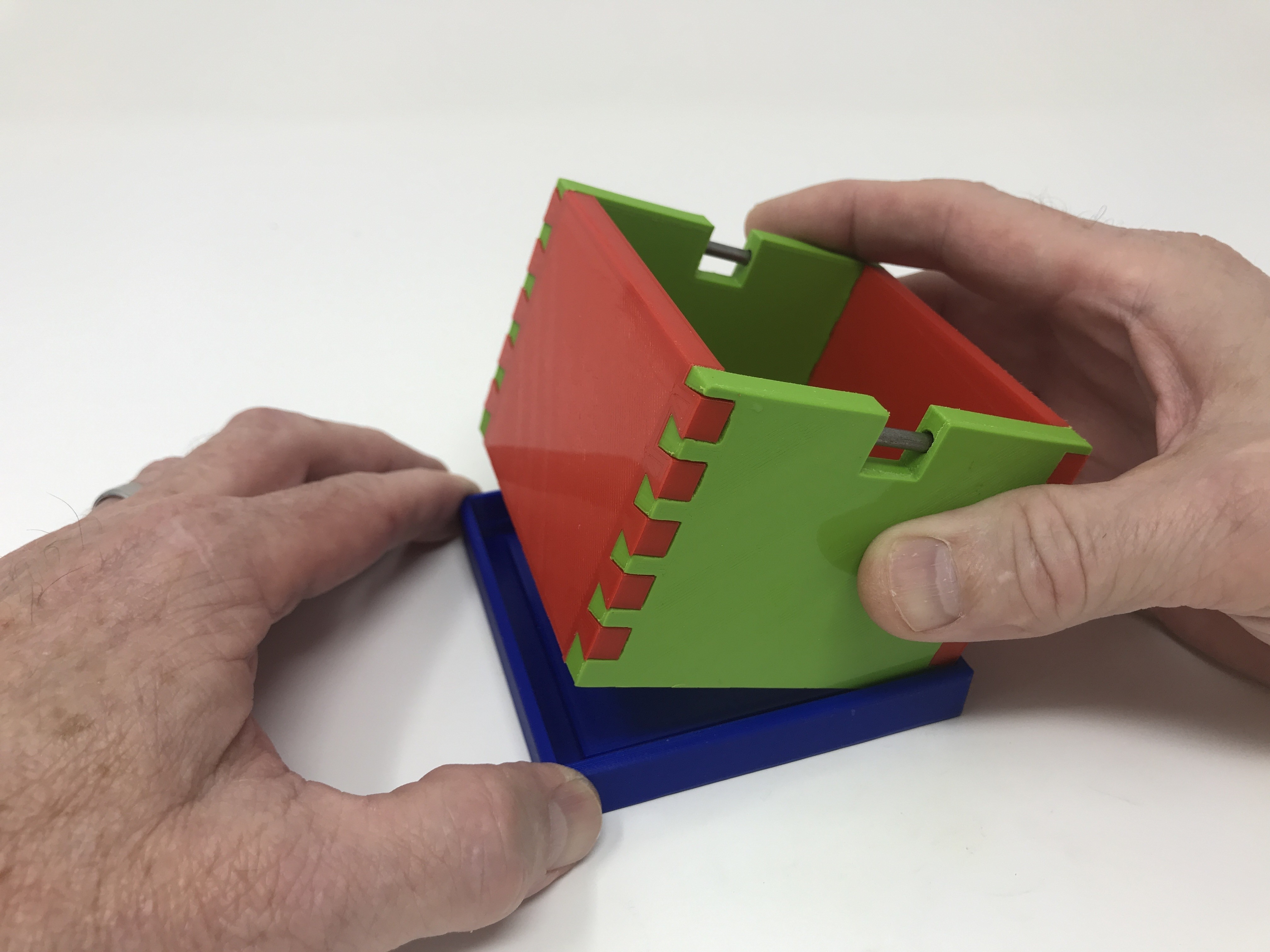 📦 Simple Secret Box V: Gift Box Edition・Free STL File for ・Cults