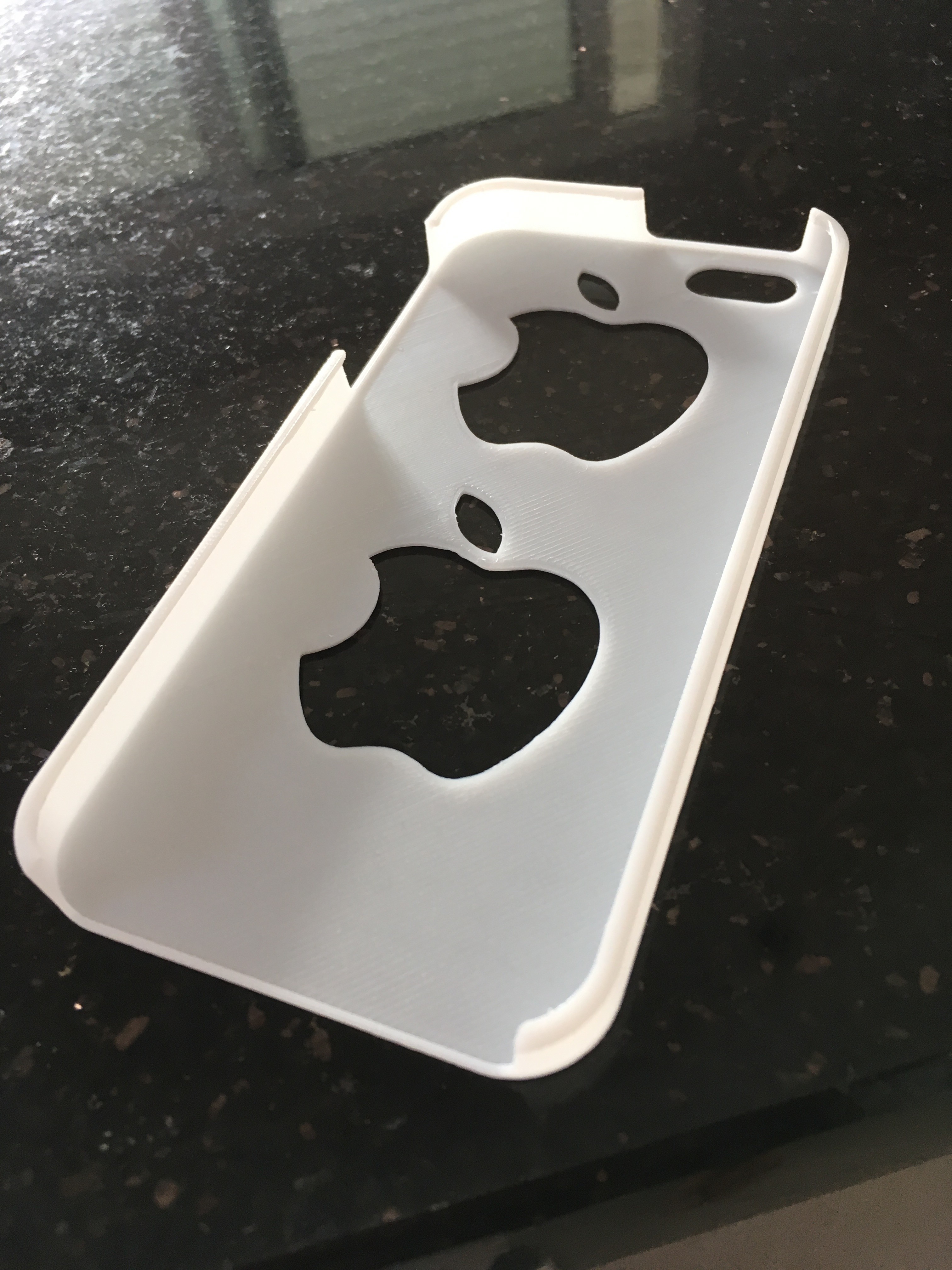 STL file Iphone SE shell 📱 ・3D printer model to download・Cults