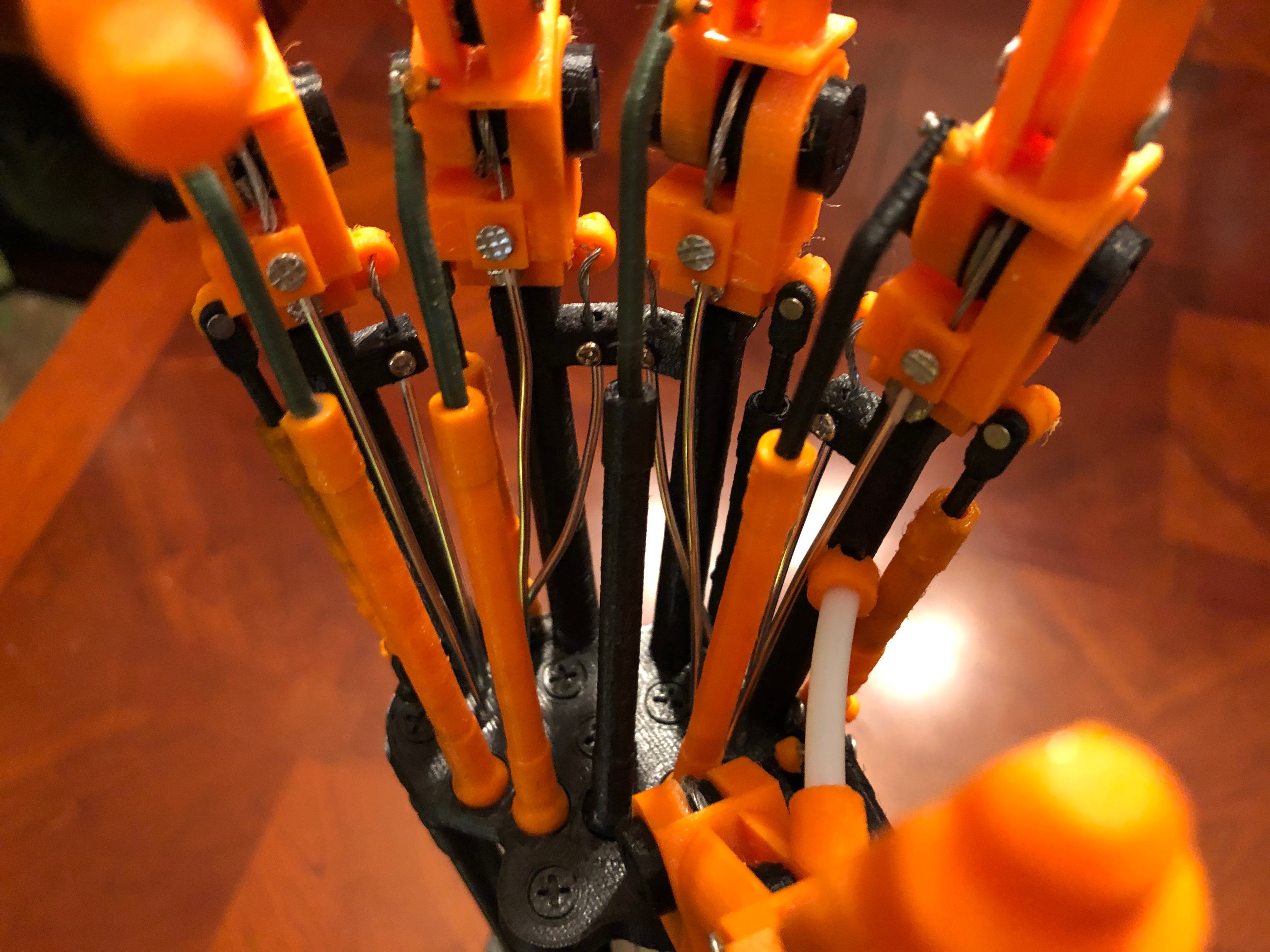 💪 DIY Life-Size Terminator Arm Lamp・3D Print・Cults
