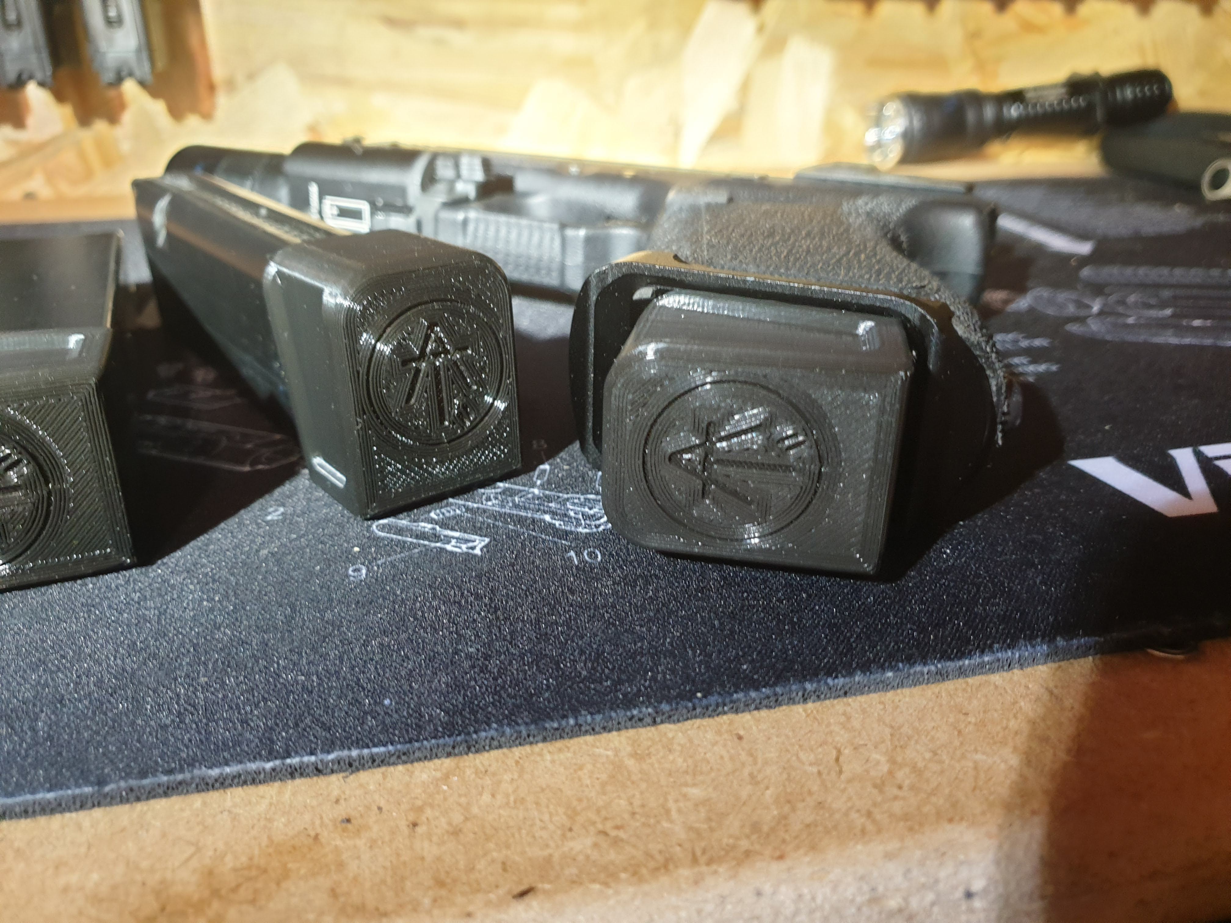 🔫 GLOCK BASEPLATE (MAGAZINE HEEL)・ STL File for 3D printing and CNC ...