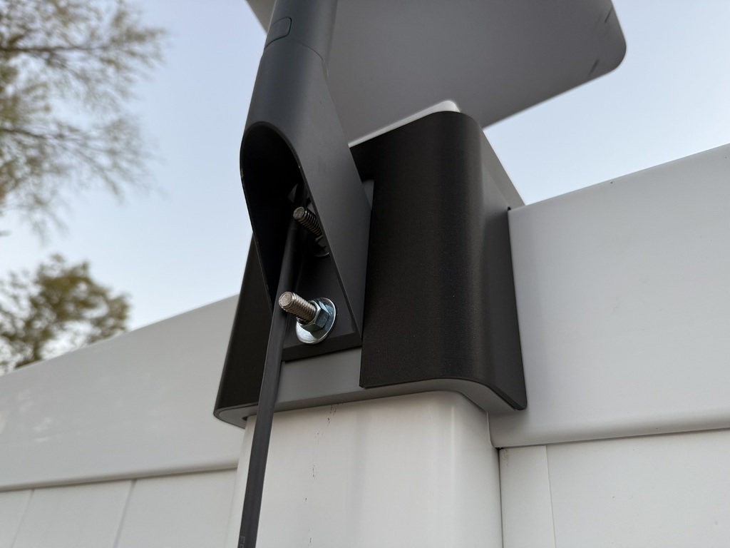 🛰️ Fence Post Mount for StarLink Satellite・Free 3D File for ・Cults