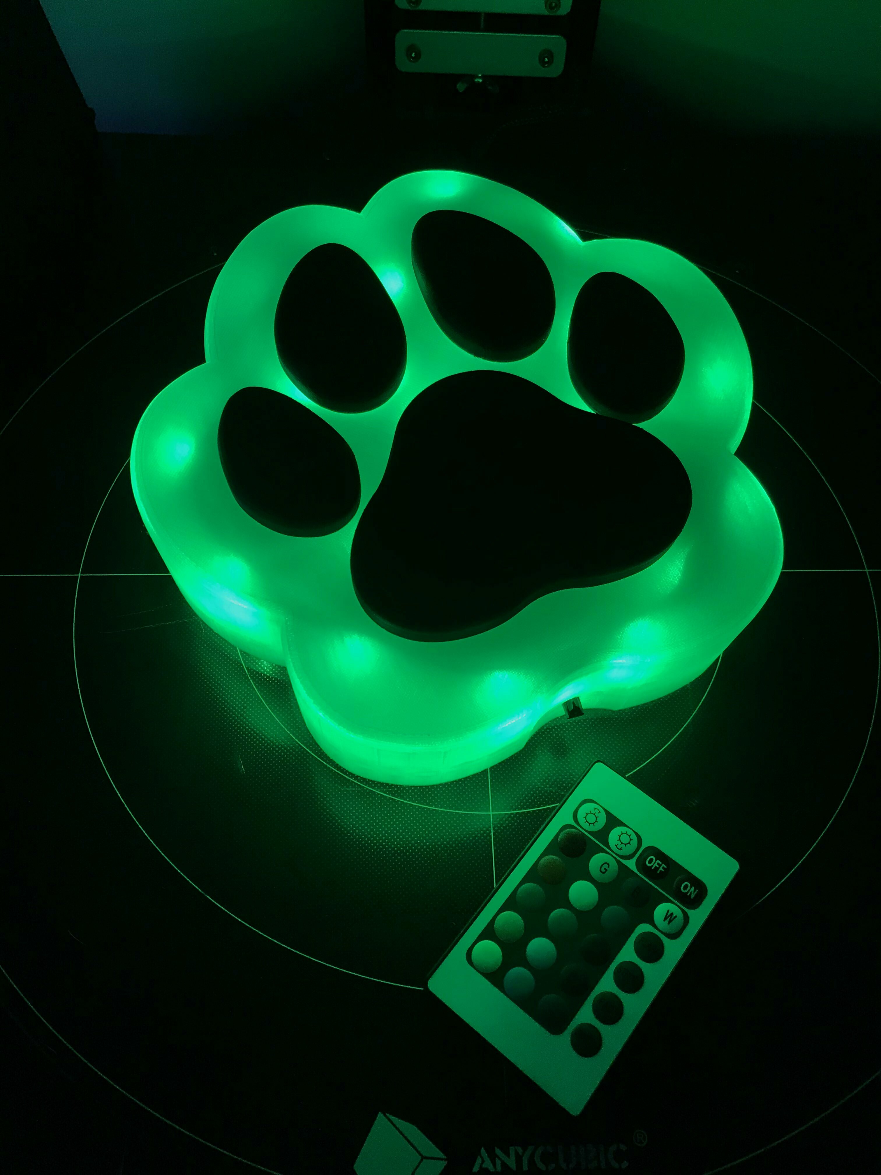 STL file Paw night lamp 🐾・3D printing template to download・Cults