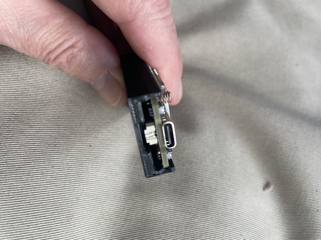 Free 3D file Heltec LoRa 32 Holder 👽 ・Template to download and 3D print ...