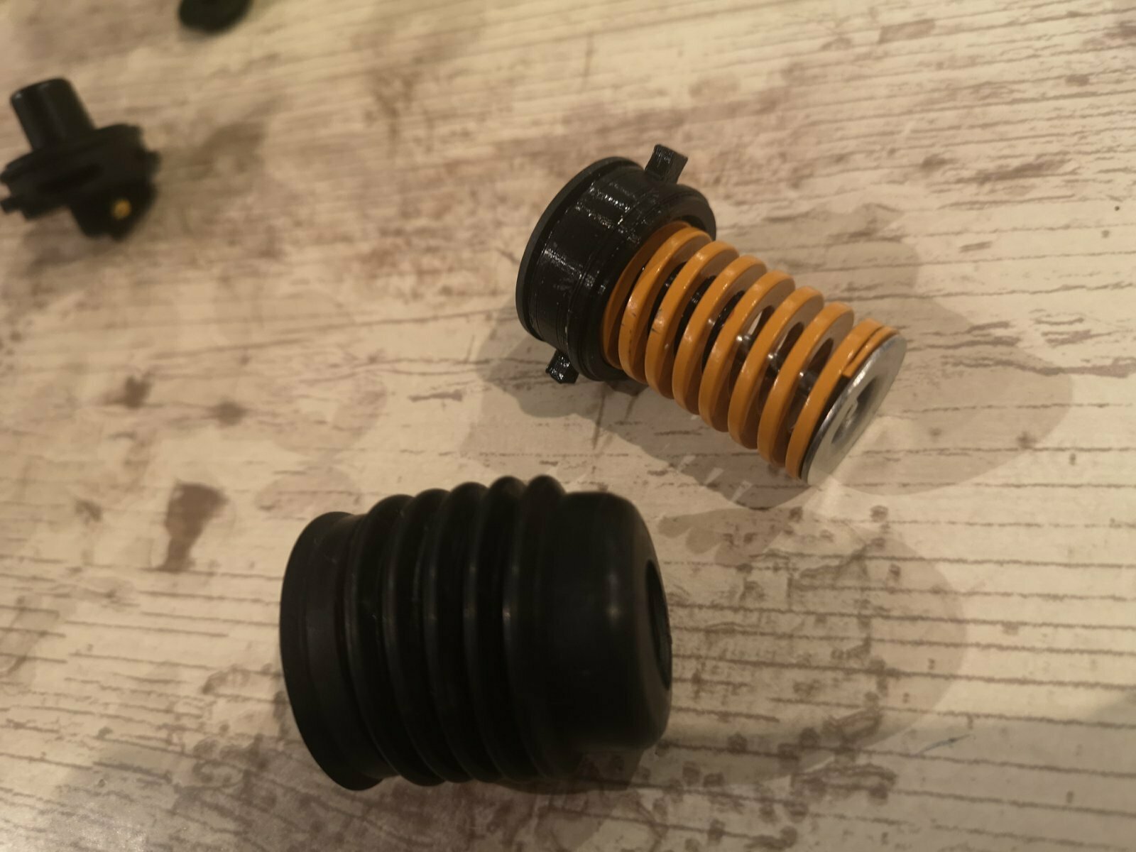 3D file Nissan 370Z (/350z?) trunk shock absorber repair kit 🔧 ・Model ...