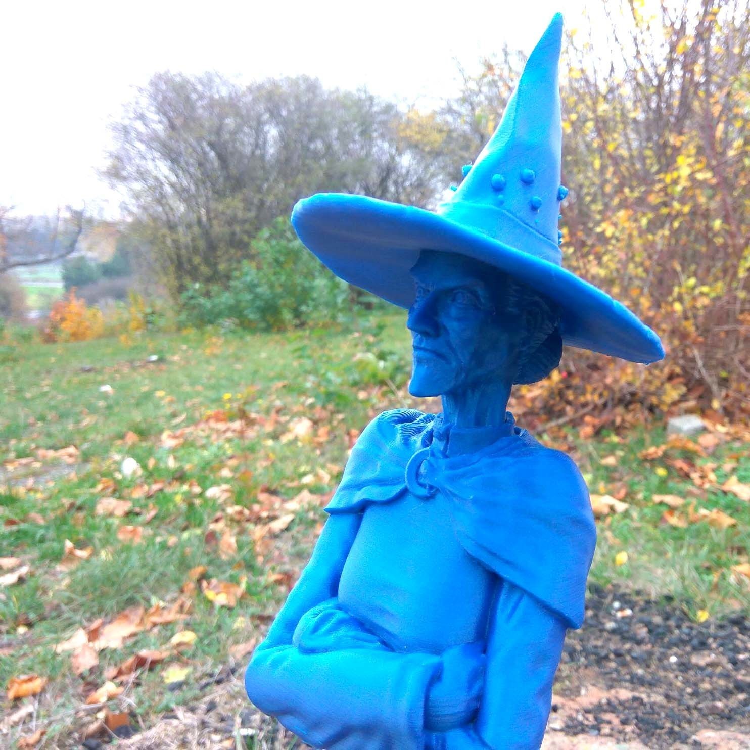 STL file Granny Weatherwax - Discworld 🧙‍♀️ ・3D printable design to ...