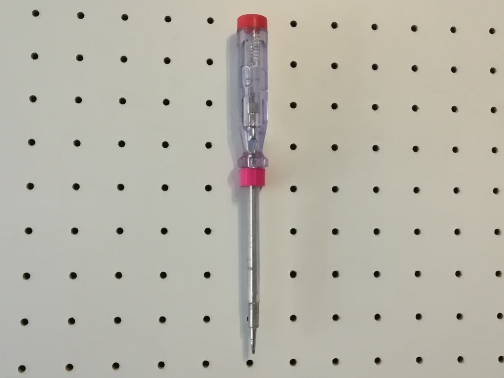 Free STL file Customizable Pegboard Screwdriver Holder 🪛 ・3D print ...