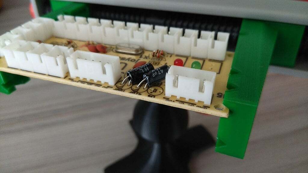 3D printed Fully printable PCB vise・Cults