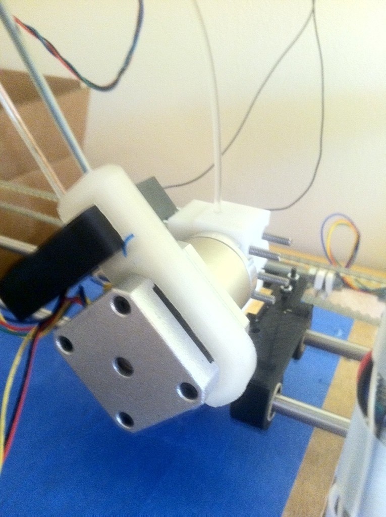 Free STL file Fan Clip 🧞‍♂️ ・Design to download and 3D print・Cults