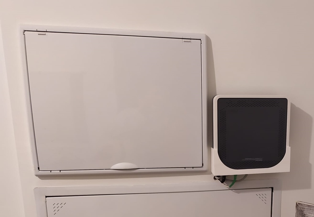 Free 3D file mitrastar Router Support (Movistar) 🧹・3D printable design ...