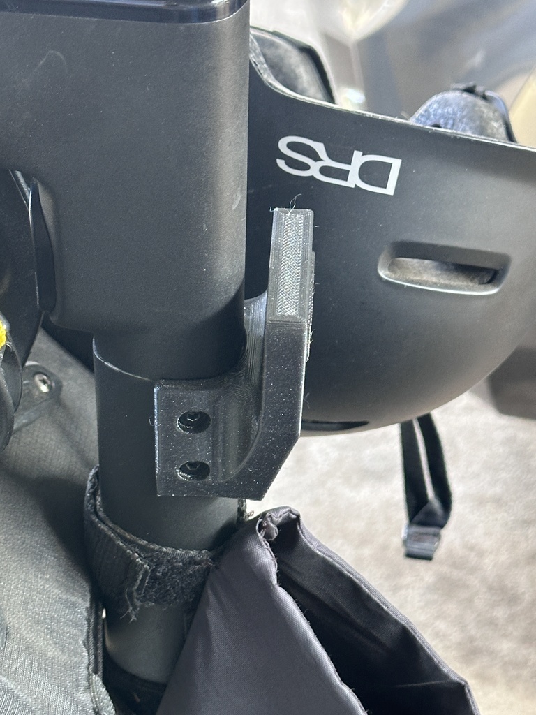 Free 3D file Segway Ninebot Max G30LP - Airtag Holder and Bag Clip ⚽ ...