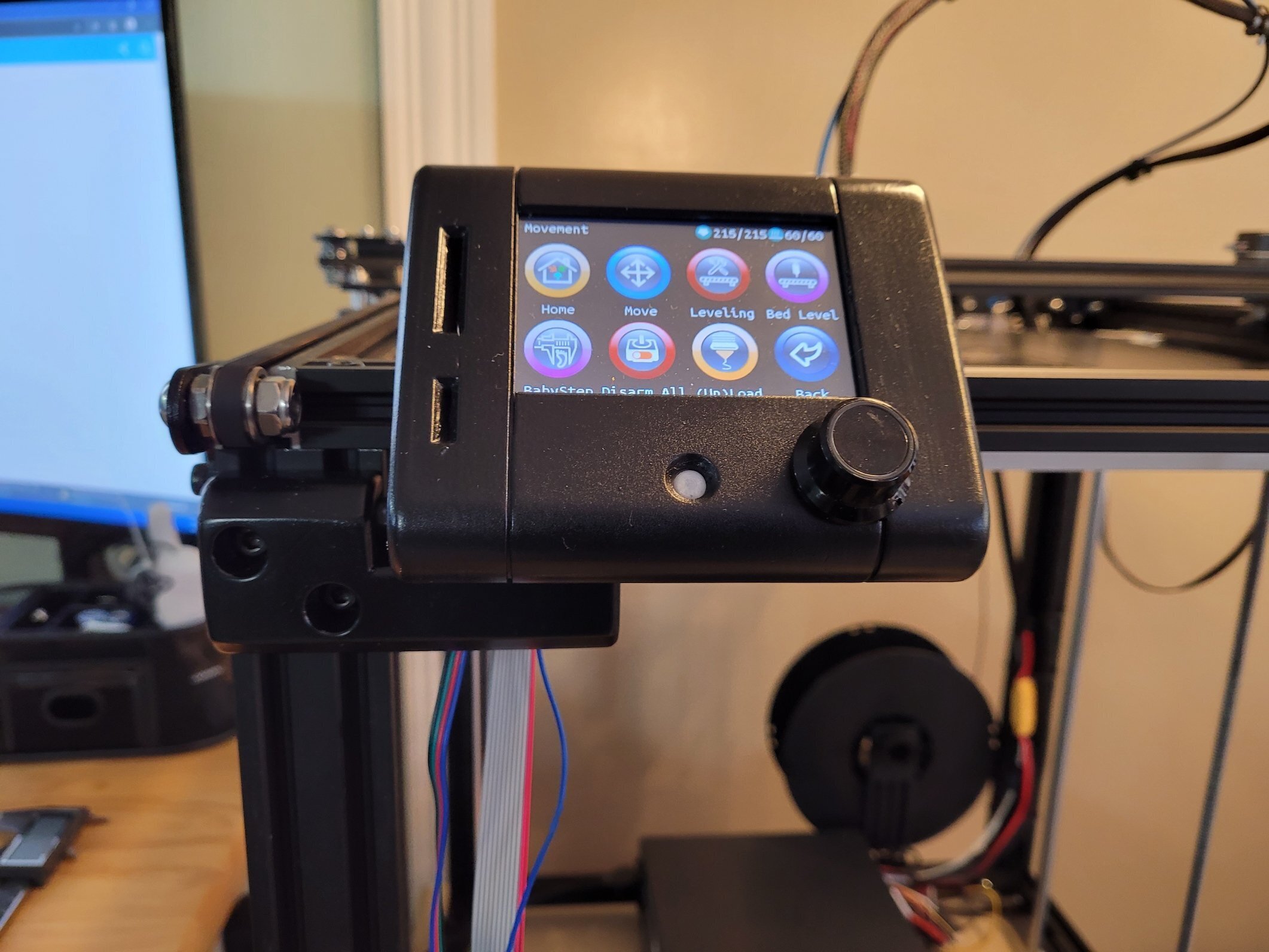 3D printing Slim Pivoting Display Housing for the Ender 3 & 5・Cults