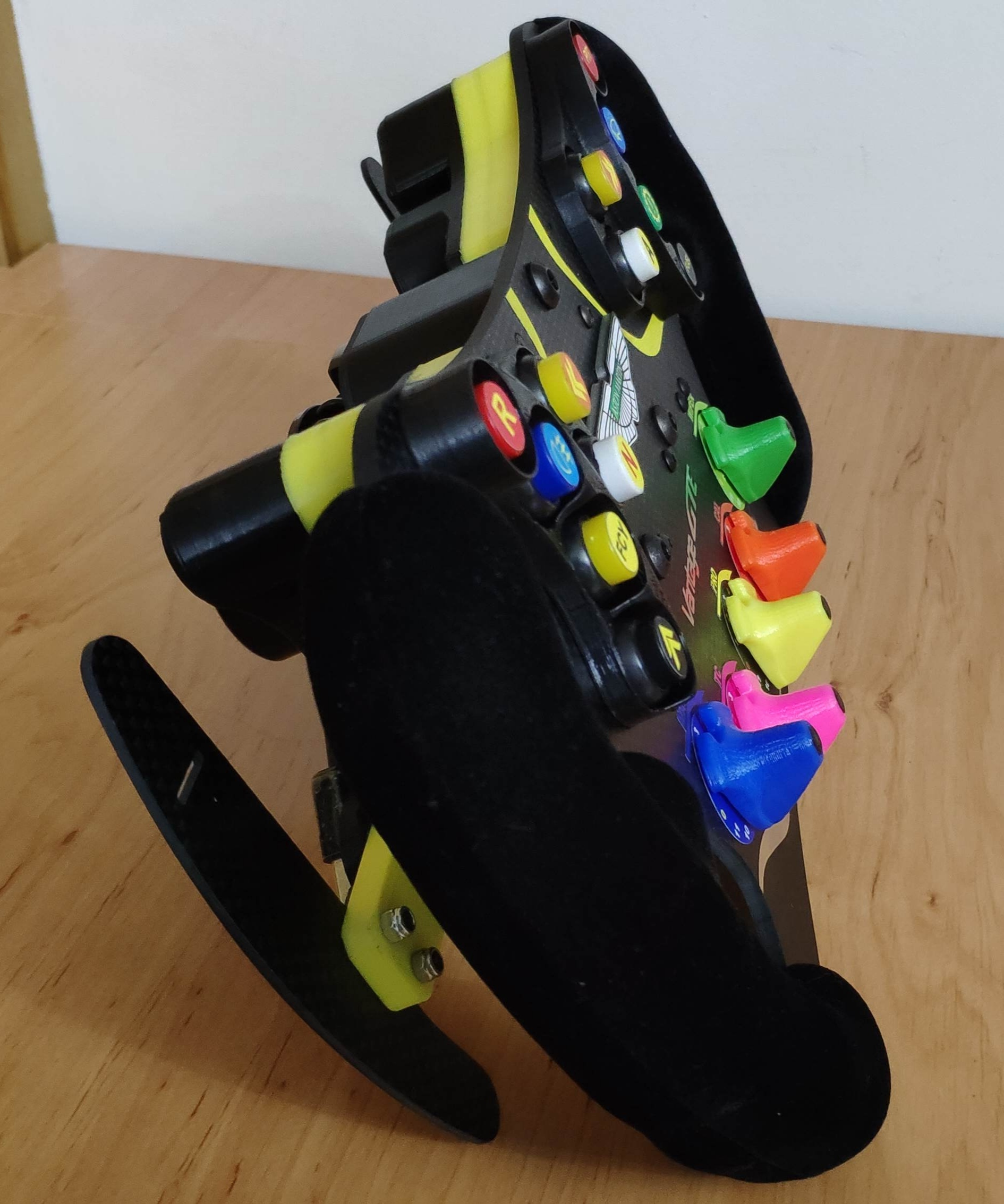 STL file DIY ASTON MARTIN VANTAGE GTE SWD Steering Wheel 🛞 ・3D print ...