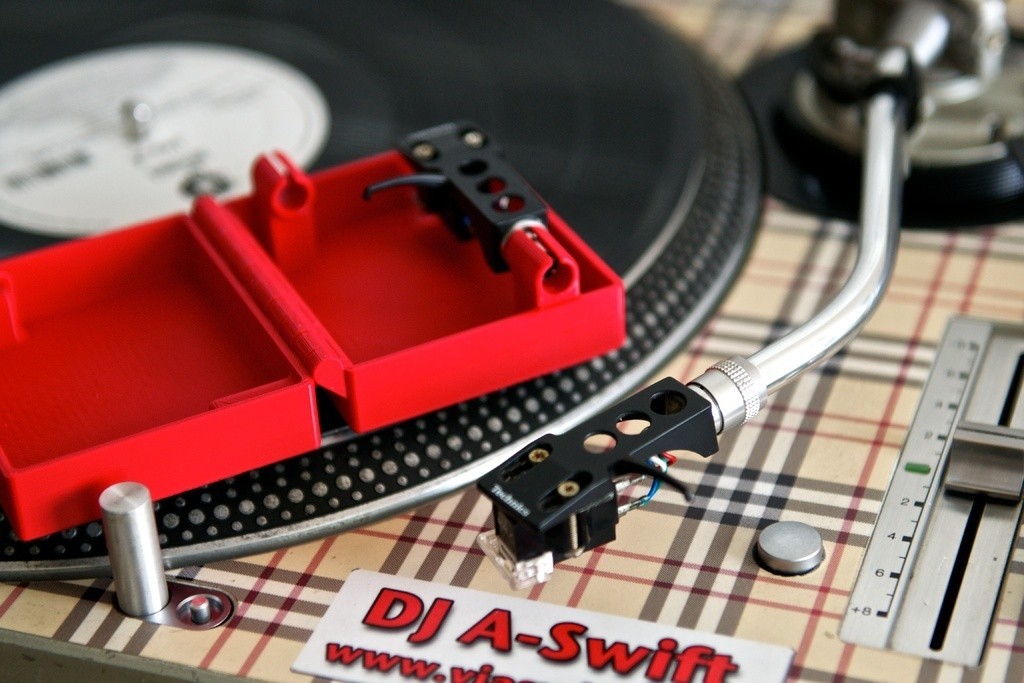 Free STL file Dual Technics Headshell / Shure Cartridge Case 🎵・3D ...