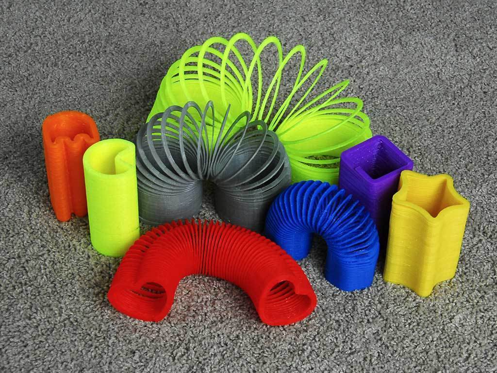 🎲 Slinkies・Free STL File for ・Cults