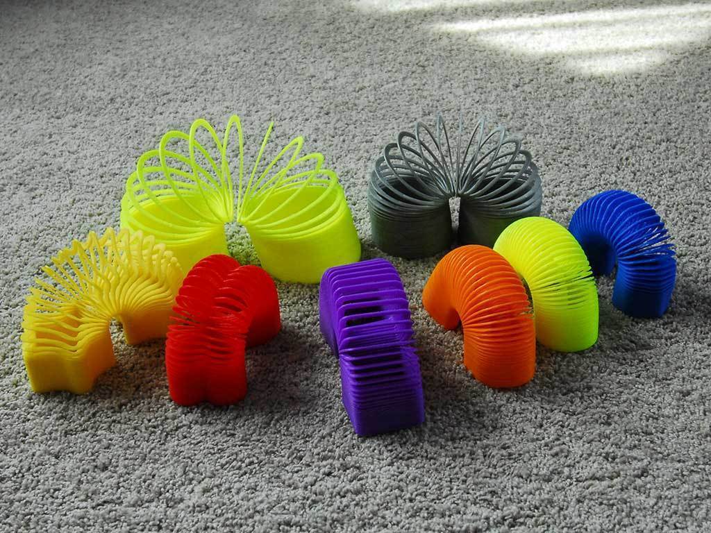 🎲 Slinkies・Free STL File for ・Cults