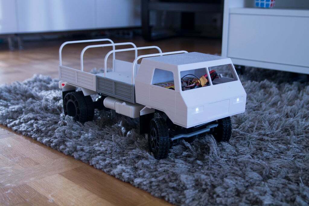 STL file 3D printed RC truck V3: flatbed+accessories 🚚 ・3D printer ...