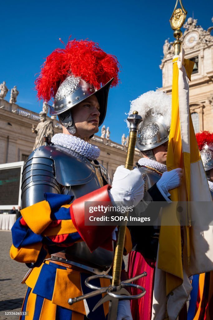 💂 Pack of 15cm high Pontifical Swiss Guard figurines・Free 3D File for ...