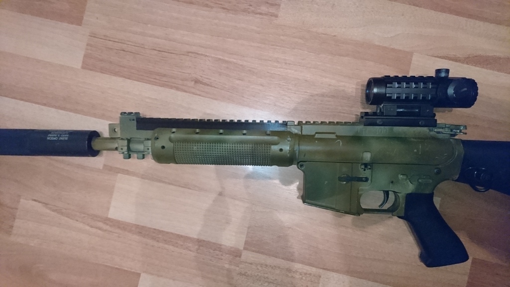 Fichier 3D gratuit Nouvelle prise sur le rail supérieur du lr300 🔫 ...