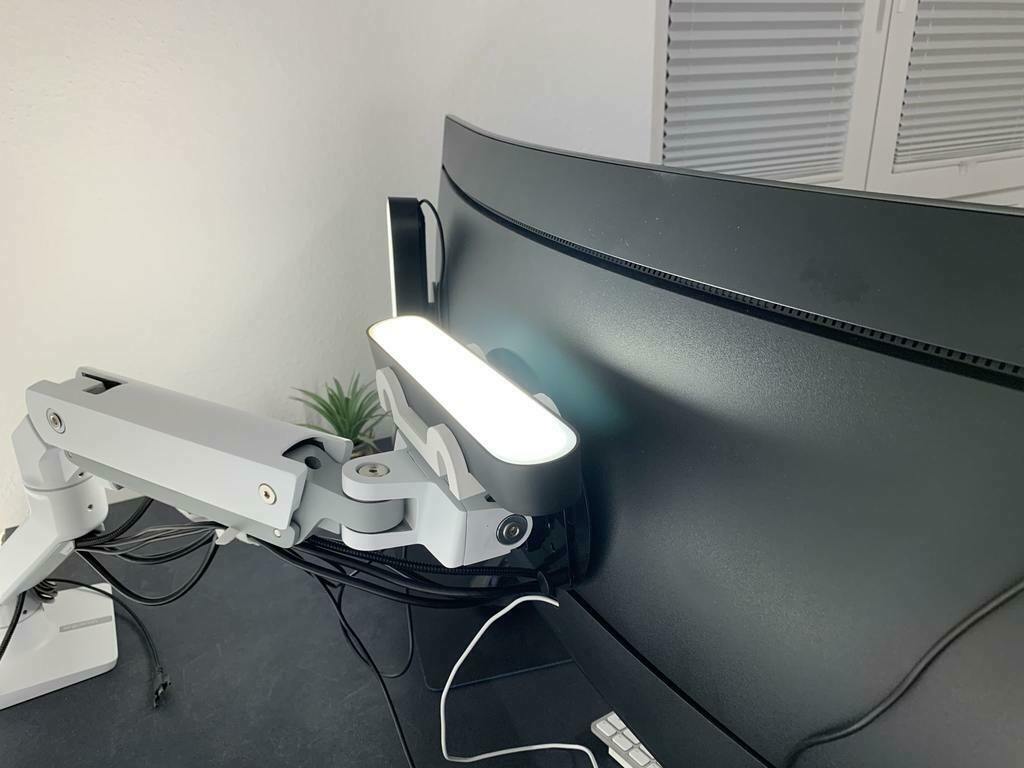 Free 3D file Hue Light Bar Mount on VESA 100 screws (for Ergotron HX ...