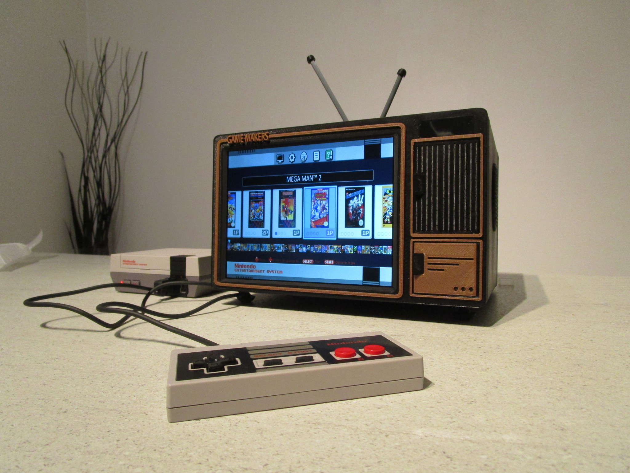 🍬 Mini console : TV Retro・Free STL File for ・Cults