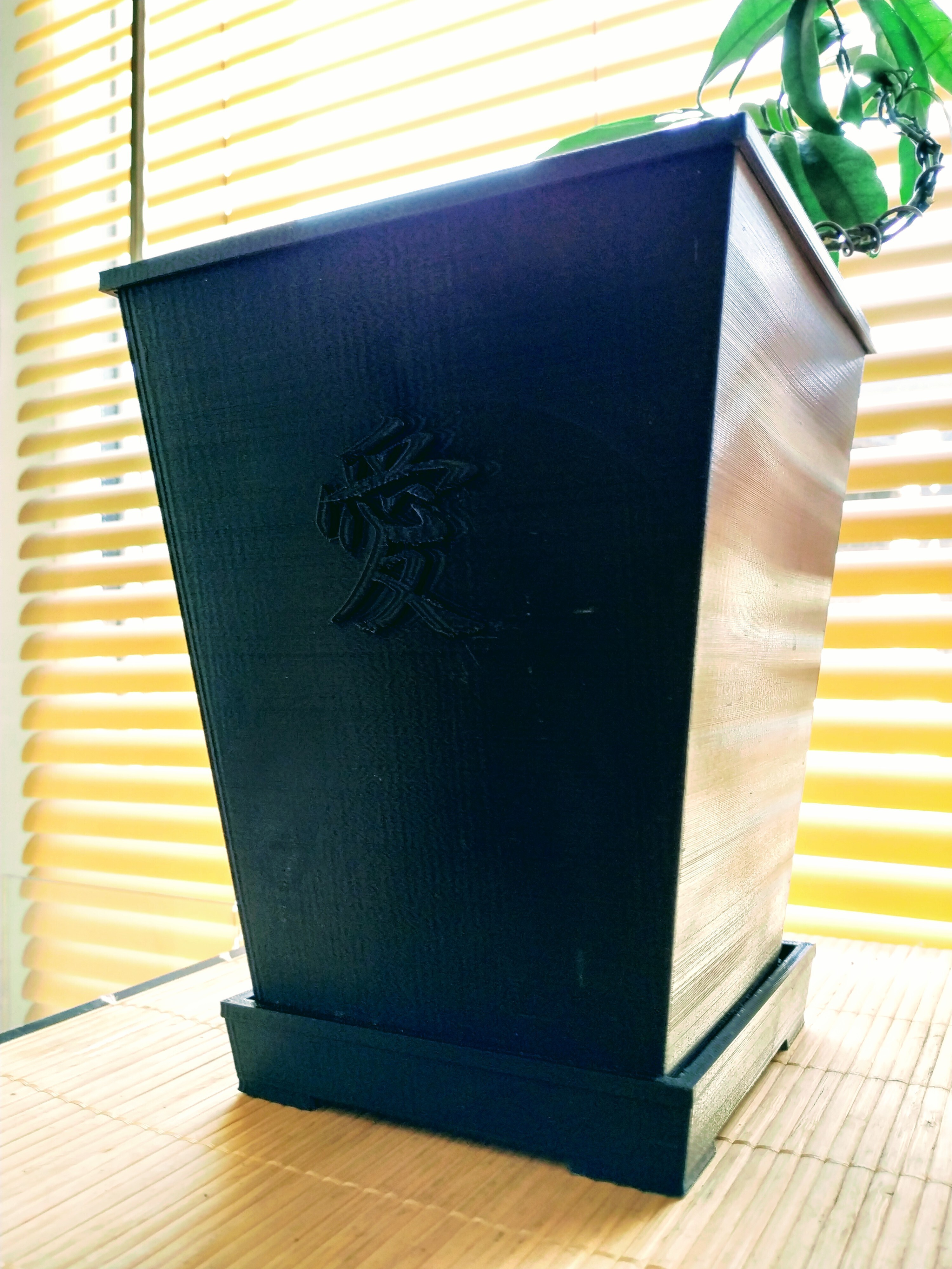 🪴 Bonsai Pot - "Love" Kanji・Free STL File for ・Cults