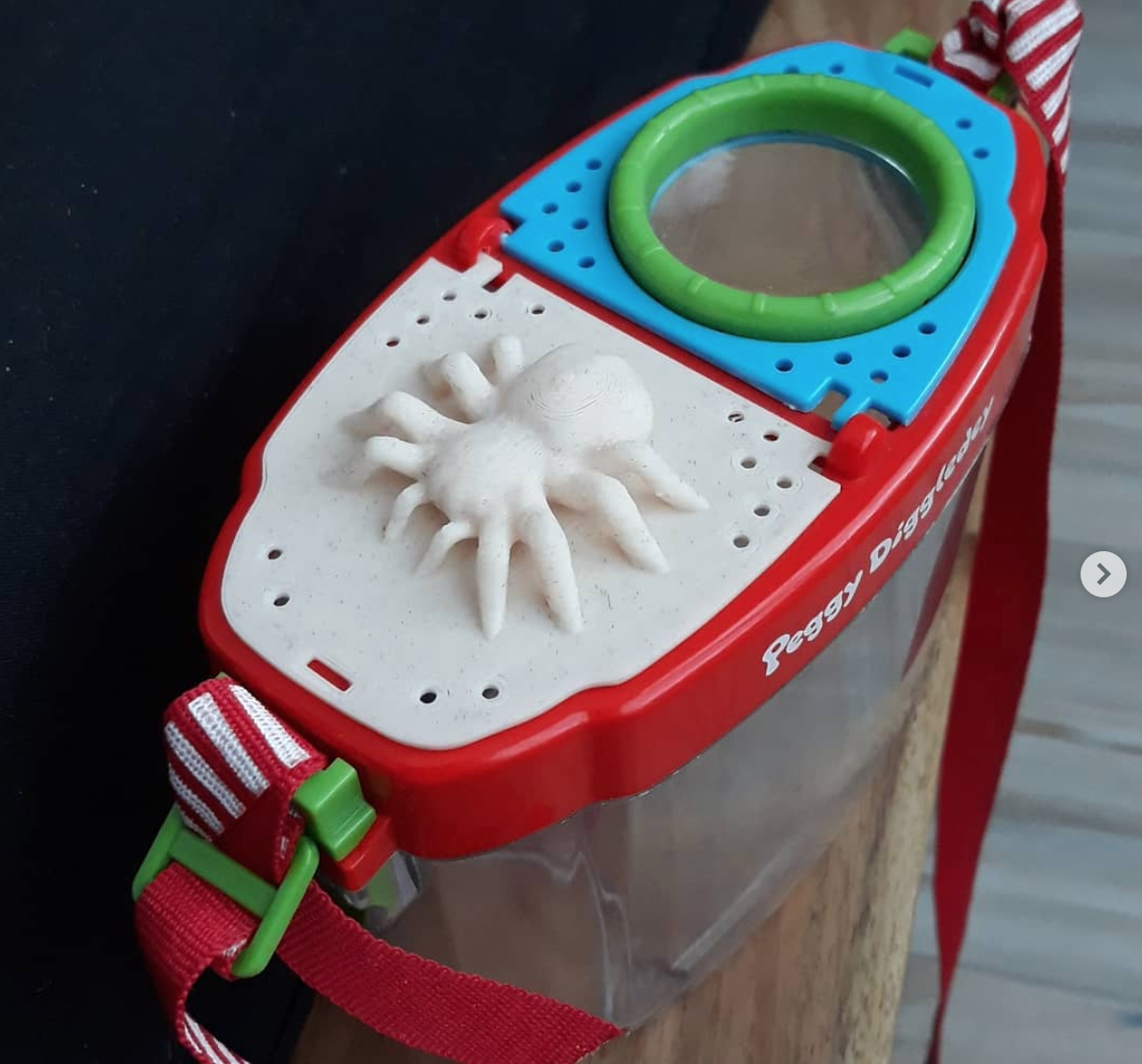 Free STL file Peggy Diggledey insect box cover 📦 ・3D printing template ...