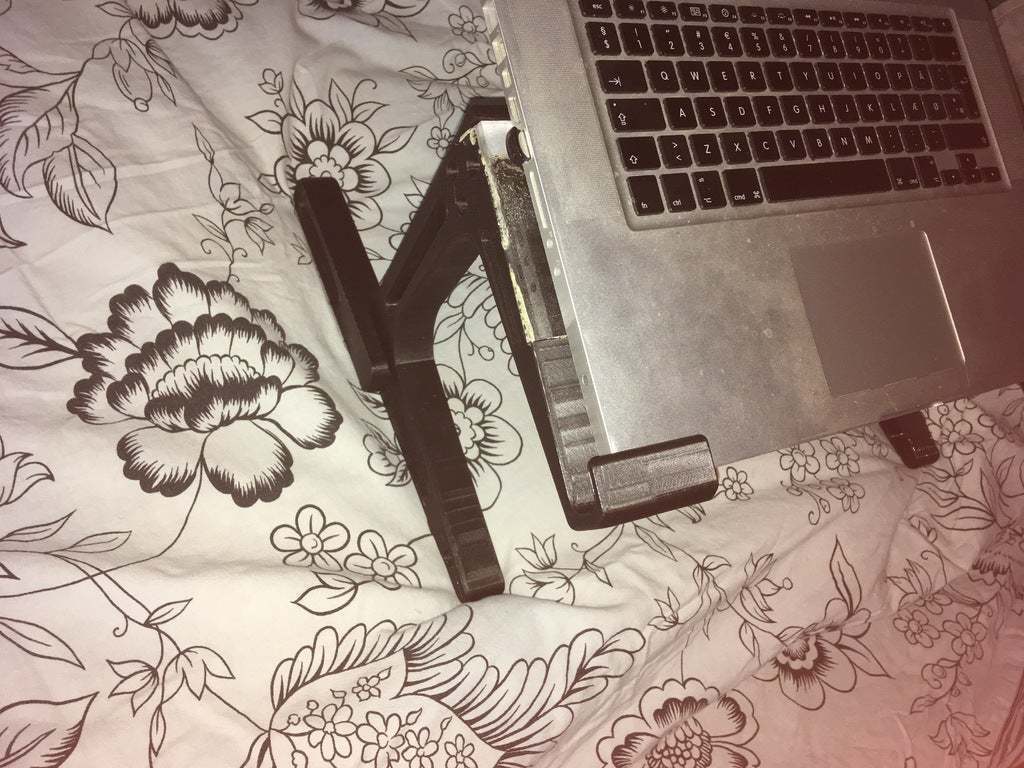 Бесплатный STL файл Macbook pro - bed stand 💻 ・3D-печать объекта для ...