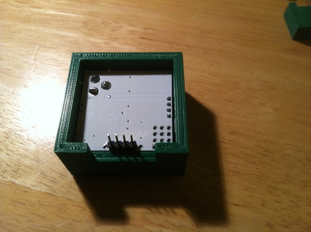 Free STL file Enclosure for BlinkM MaxM Controller Board 👽 ・3D printer model to download・Cults