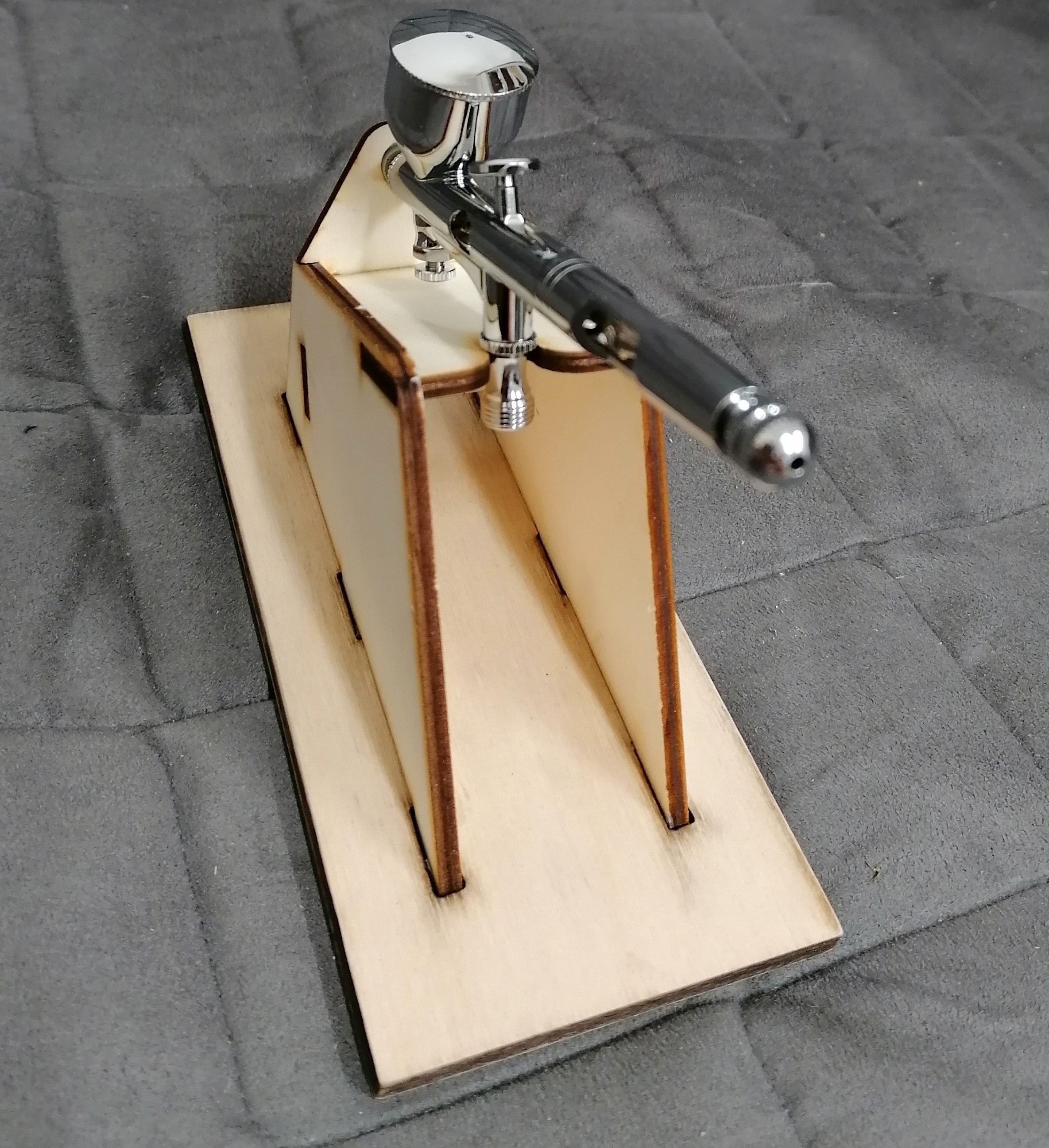 Free DXF file Holder for Airbrush 🪵 ・3D printing idea to download・Cults