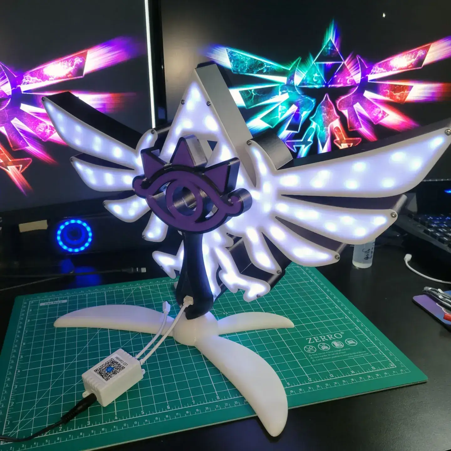 Free 3D file Sheikah Stand for Hyrule Royal Family Crest LED Lamp 👪 ...