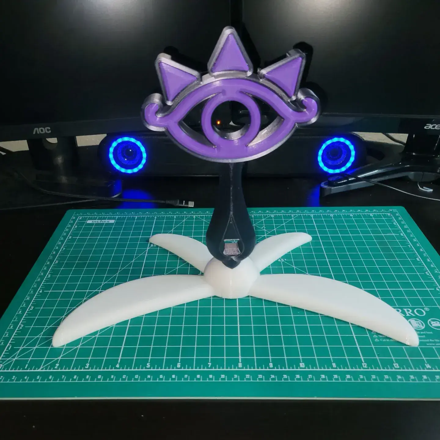 Free 3D file Sheikah Stand for Hyrule Royal Family Crest LED Lamp 👪 ...