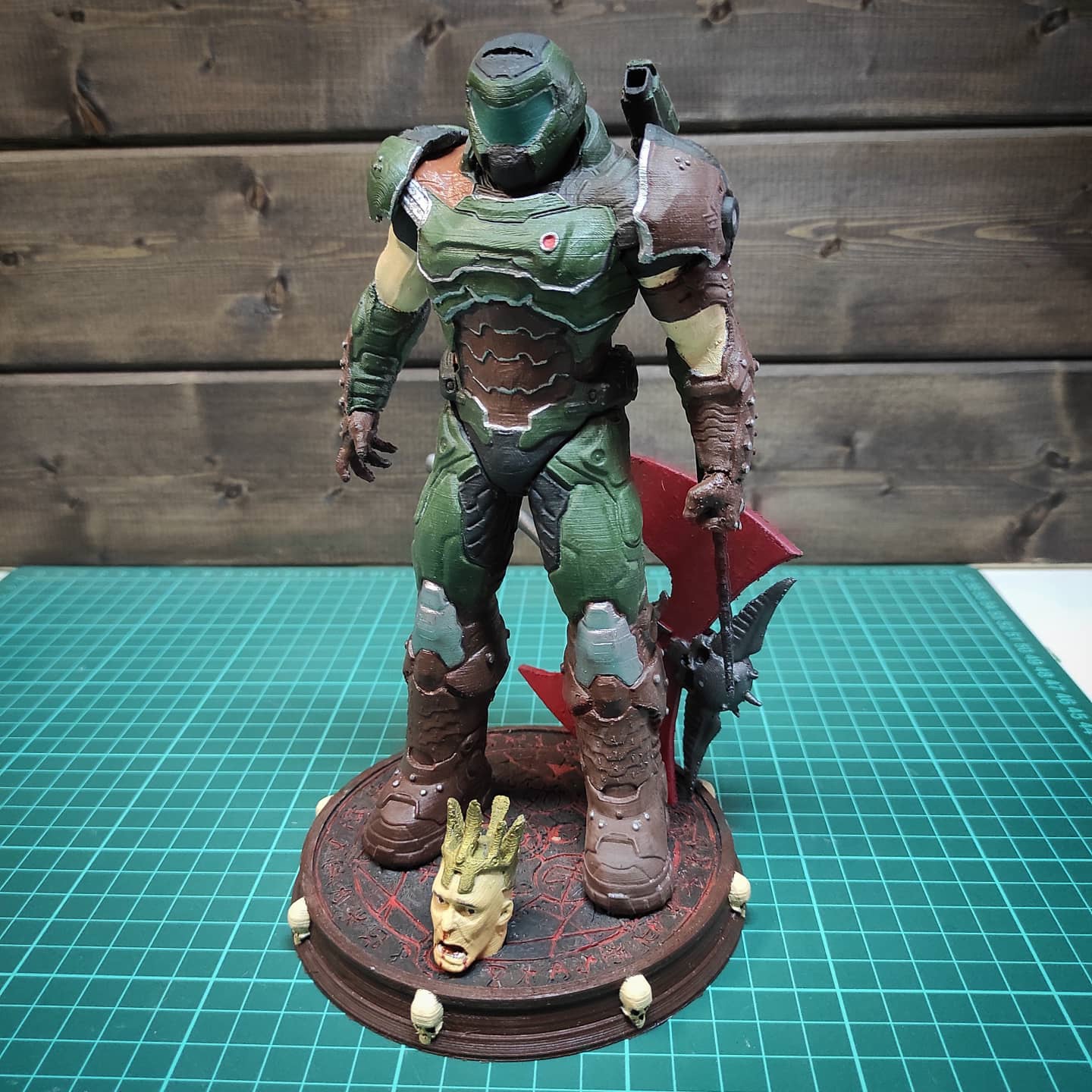 Imprimible en 3D DOOM SLAYER CON BGF • hecho con anycubic mega s・Cults
