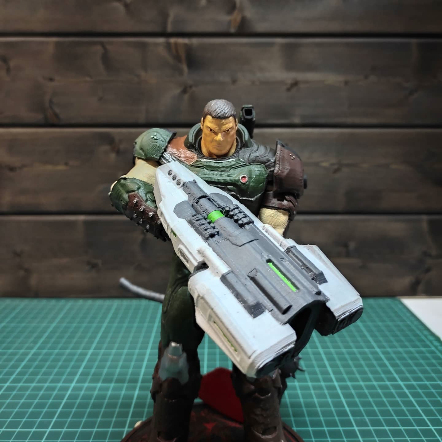 Imprimible en 3D DOOM SLAYER CON BGF • hecho con anycubic mega s・Cults