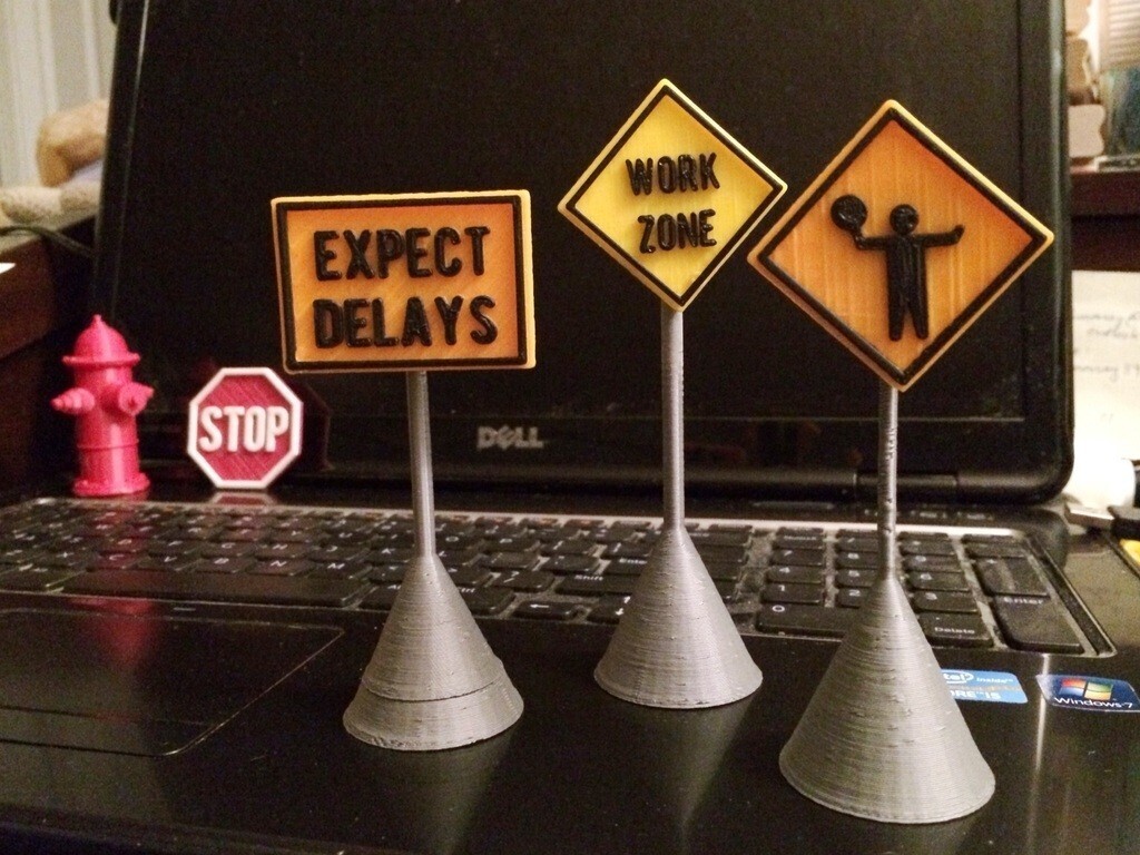 🧲 Road Signs for your desk (on a post), lapel (pins), or fridge (magnets)・Free STL File for ・Cults