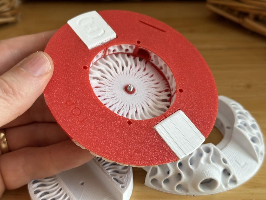 Fichier 3D gratuit Cônes gyroïdes pour les casques Head(amame) 🎧・Plan ...