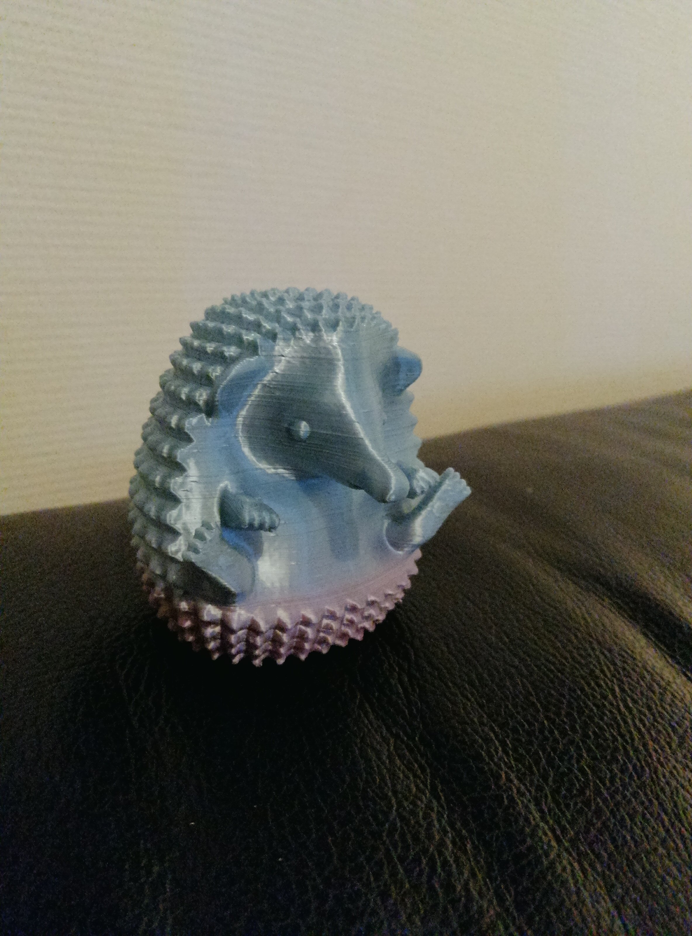 3D printed hedgehog sitting・Cults