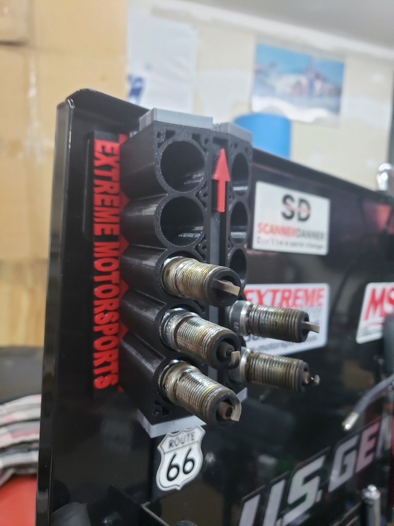 🔌 Spark Plug Holder・Free 3D File for ・Cults