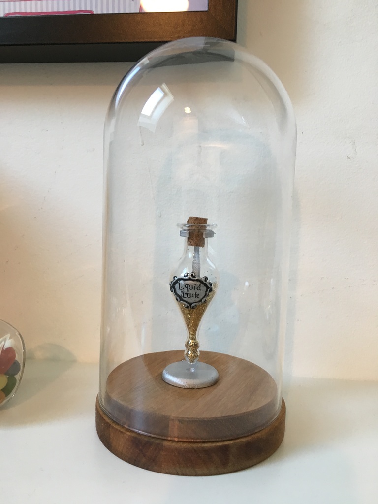 Free 3D file Stand for liquid luck (replica from Geekgear) 🍀 ・Object to ...