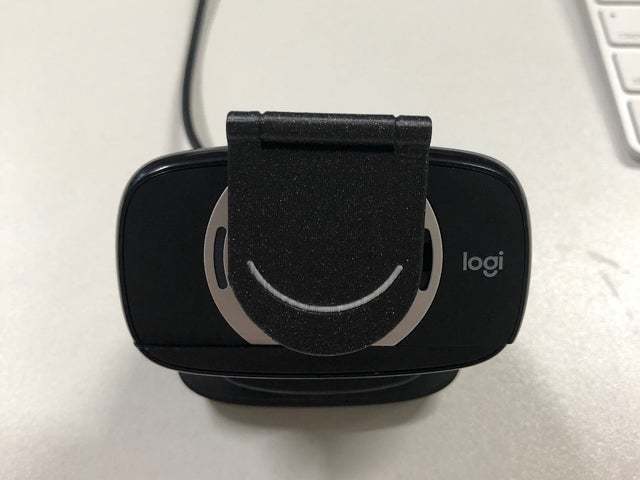 Free STL file Privacy cover for the Logitech C610 Webcam with eye 👁️ ...