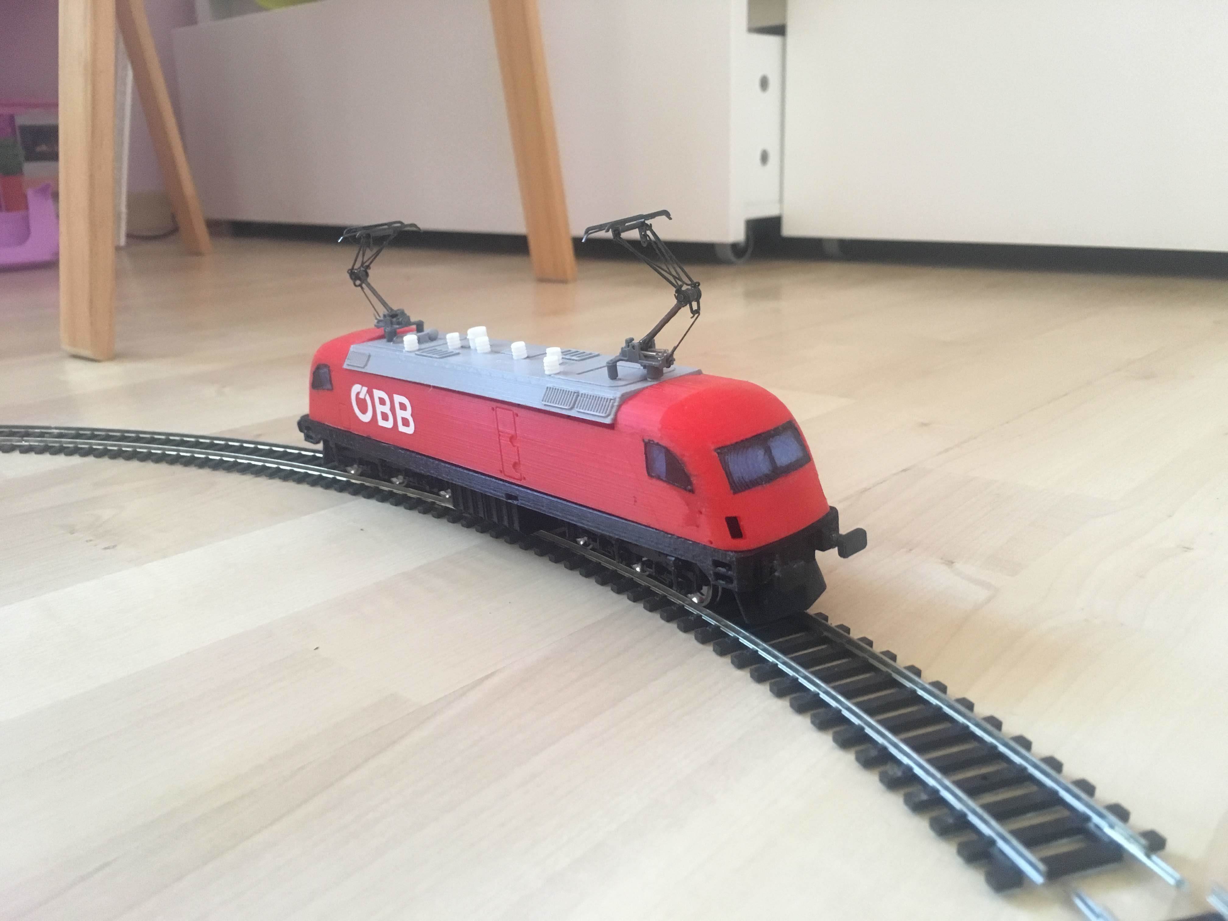 ♉ EuroSprinter ES 64 U - Siemens Taurus version - HO (1:87) working ...