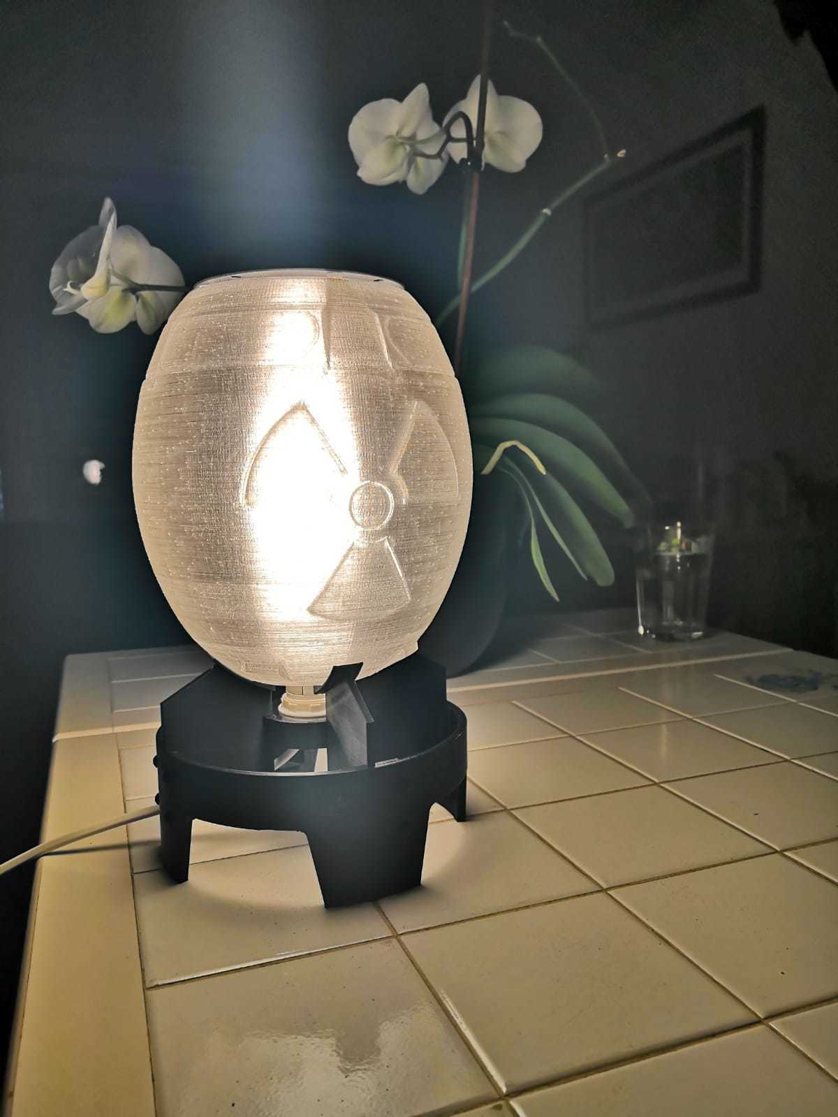 Free STL file Mini nuke lamp from Fallout (for E14 bulb) 🔦 ・3D printing ...