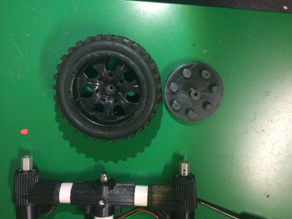 Free STL file Moon Rover wheel hub for 1/10 Monster truck wheel 🌙 ・3D ...