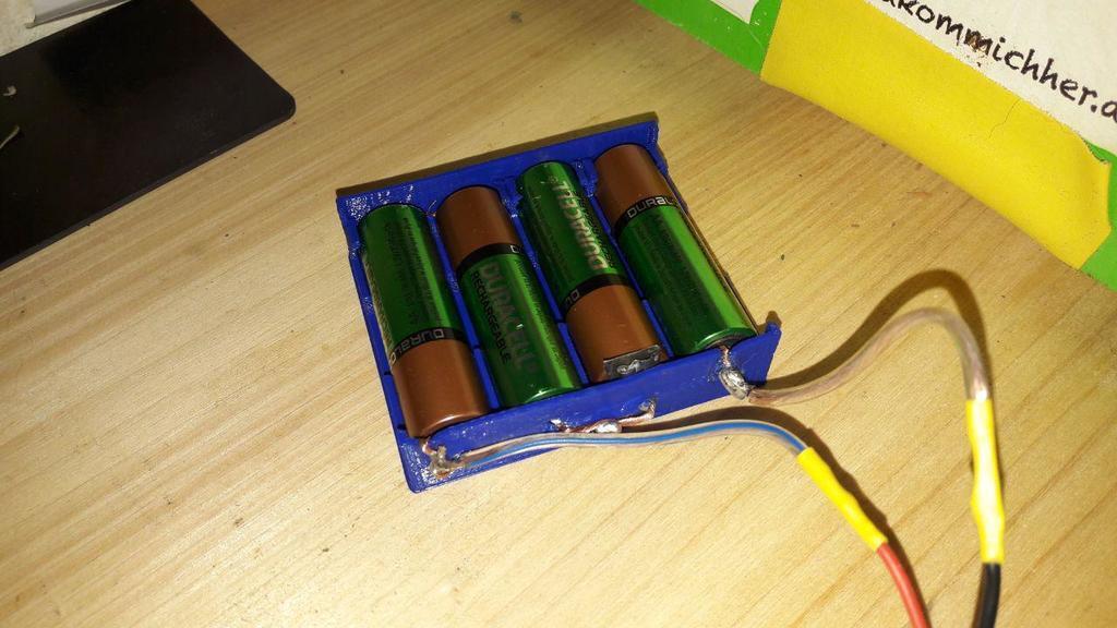 3D printable Customizable Battery Holder・Cults