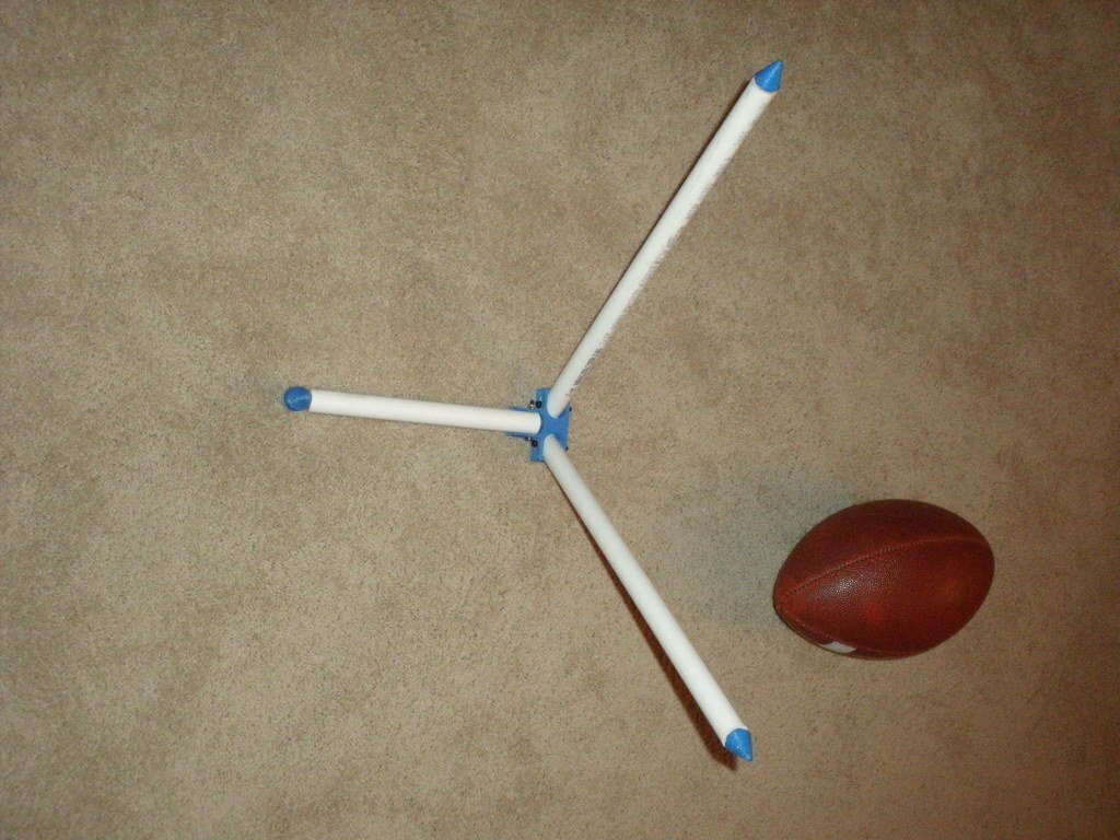 🏈 Football Kicking Tee・Free STL File for ・Cults