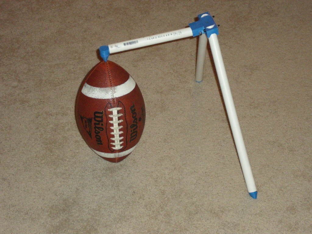🏈 Football Kicking Tee・Free STL File for ・Cults