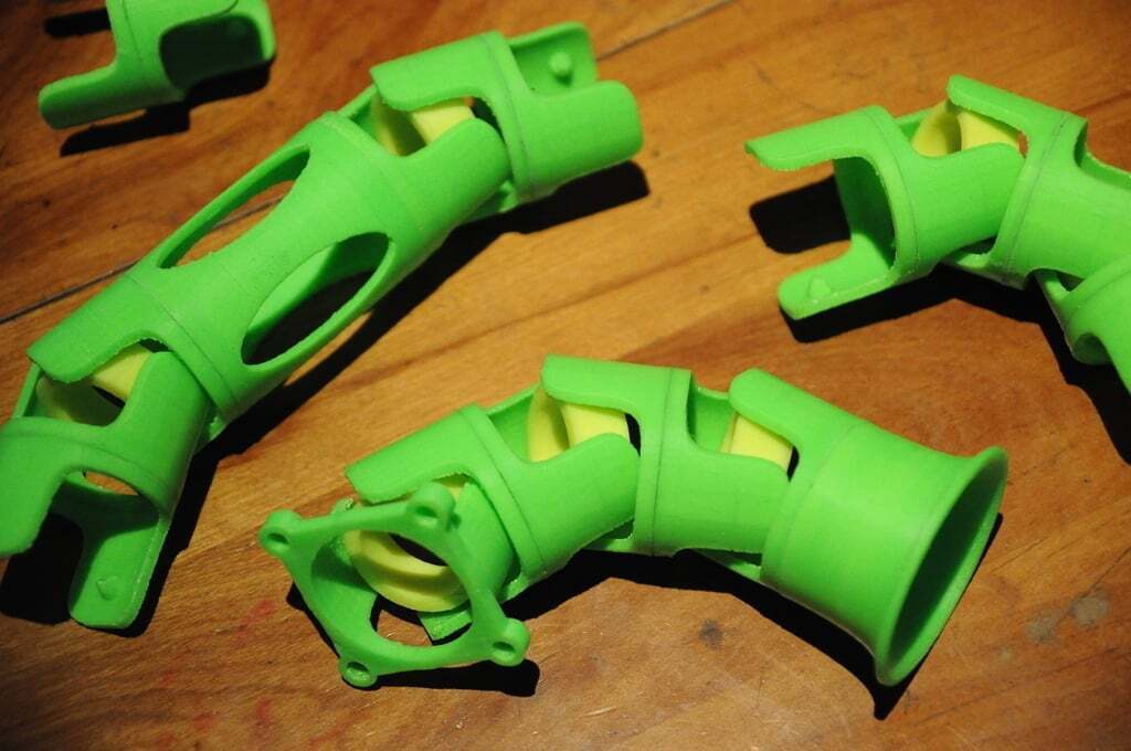 3D printing Modular hollow universal joint for cable management ...