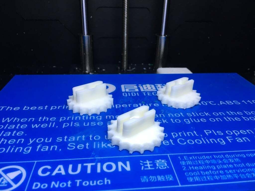 3D printable Wingnut Covers for FlashForge creator pro・Cults